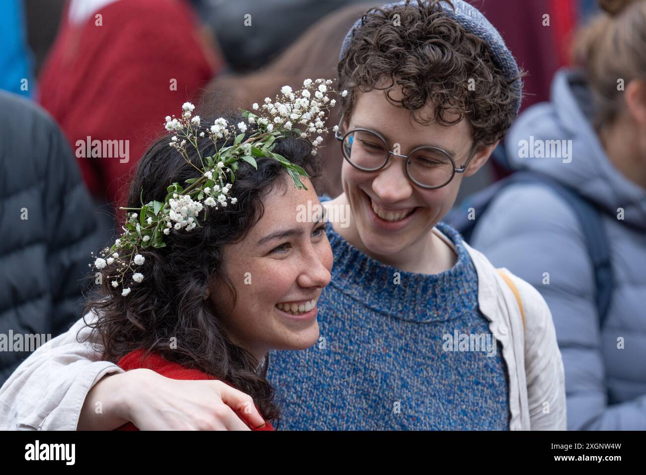 Revellers at May Morning Celebrations in Oxford Stock Photo - Alamy