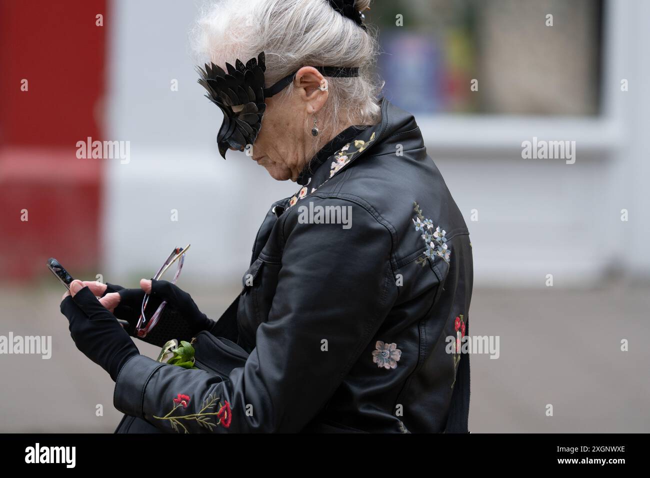 Revellers hi-res stock photography and images - Alamy