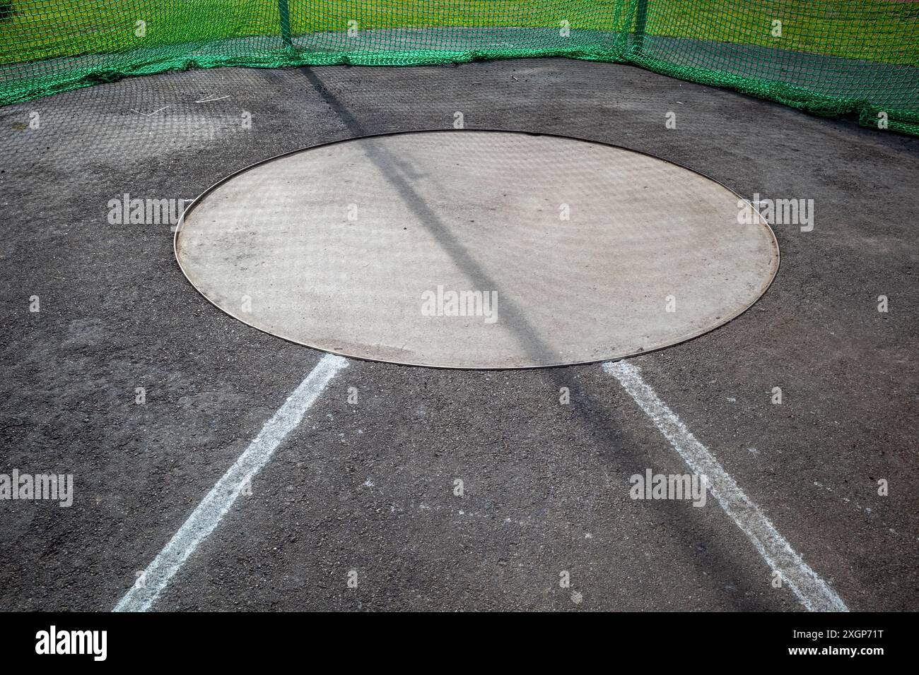empty discus and hammer throwing ring outdoors Stock Photo - Alamy