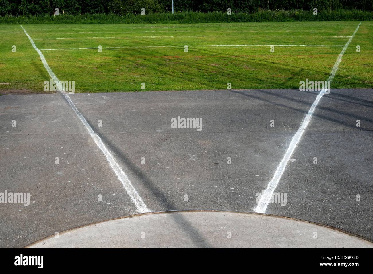 Discus throw ring hi-res stock photography and images - Alamy