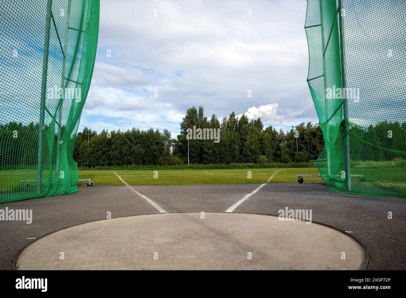 Discus throw ring hi-res stock photography and images - Alamy