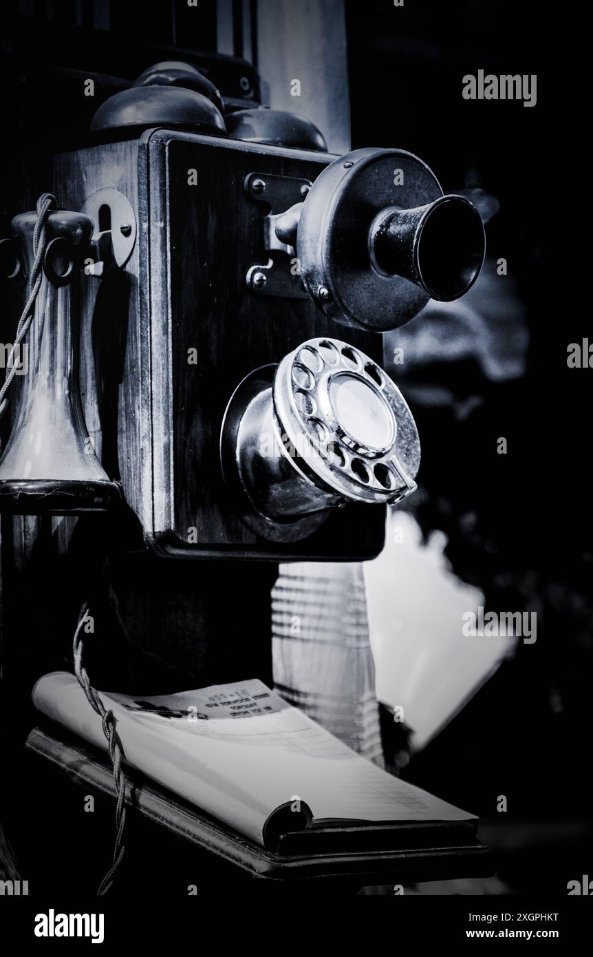 Candlestick telephone 1920s hi-res stock photography and images - Alamy