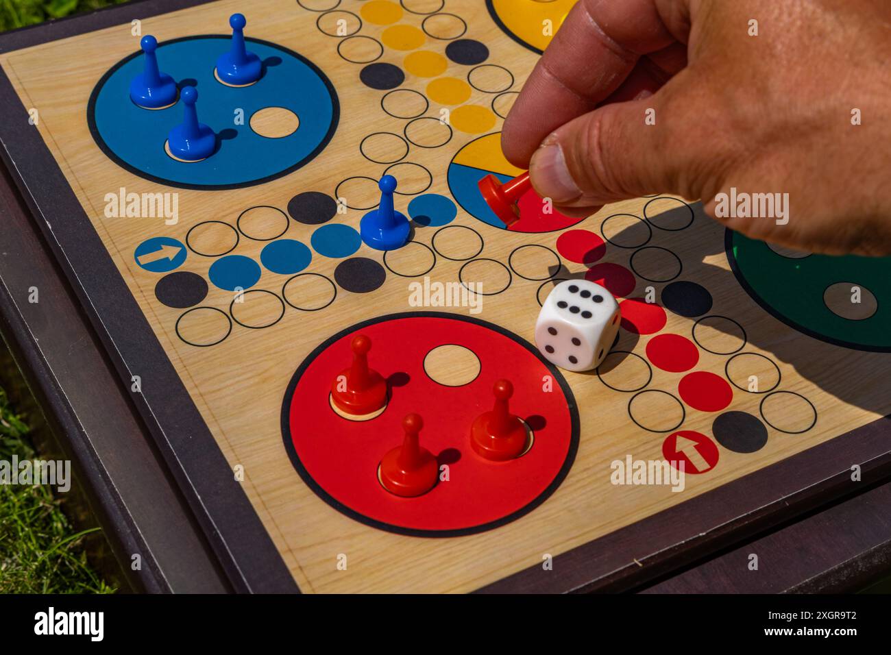 Entertainment - playing Chinese with children Stock Photo - Alamy