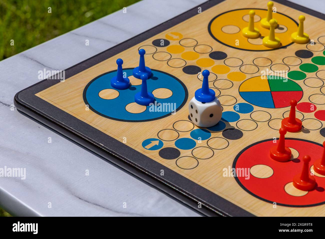 Entertainment - playing Chinese with children Stock Photo - Alamy