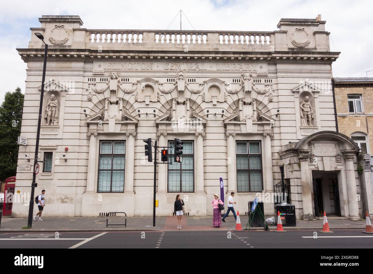 Victorian library hi-res stock photography and images - Alamy