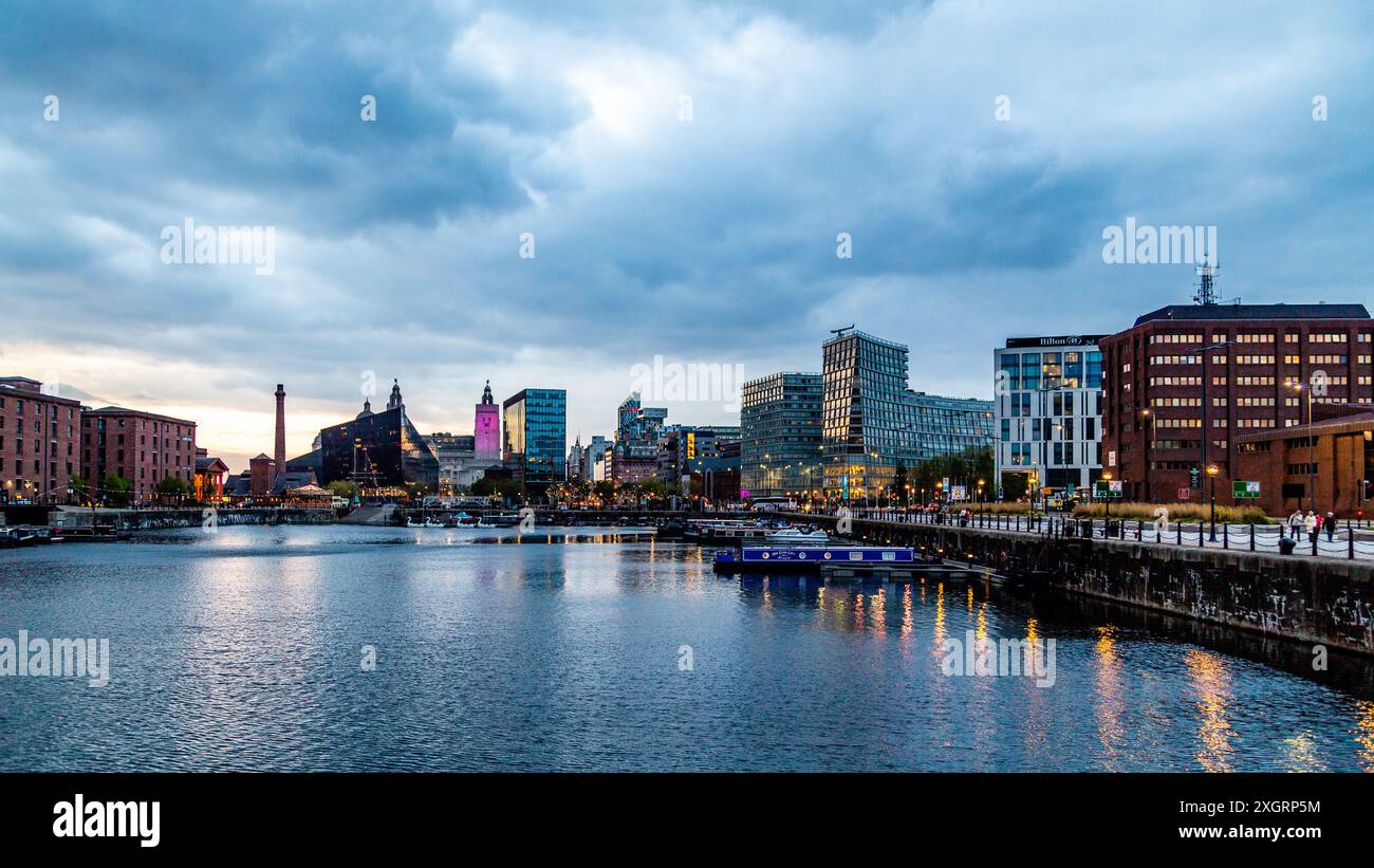 City liverpool skyline panoramic hi-res stock photography and images ...