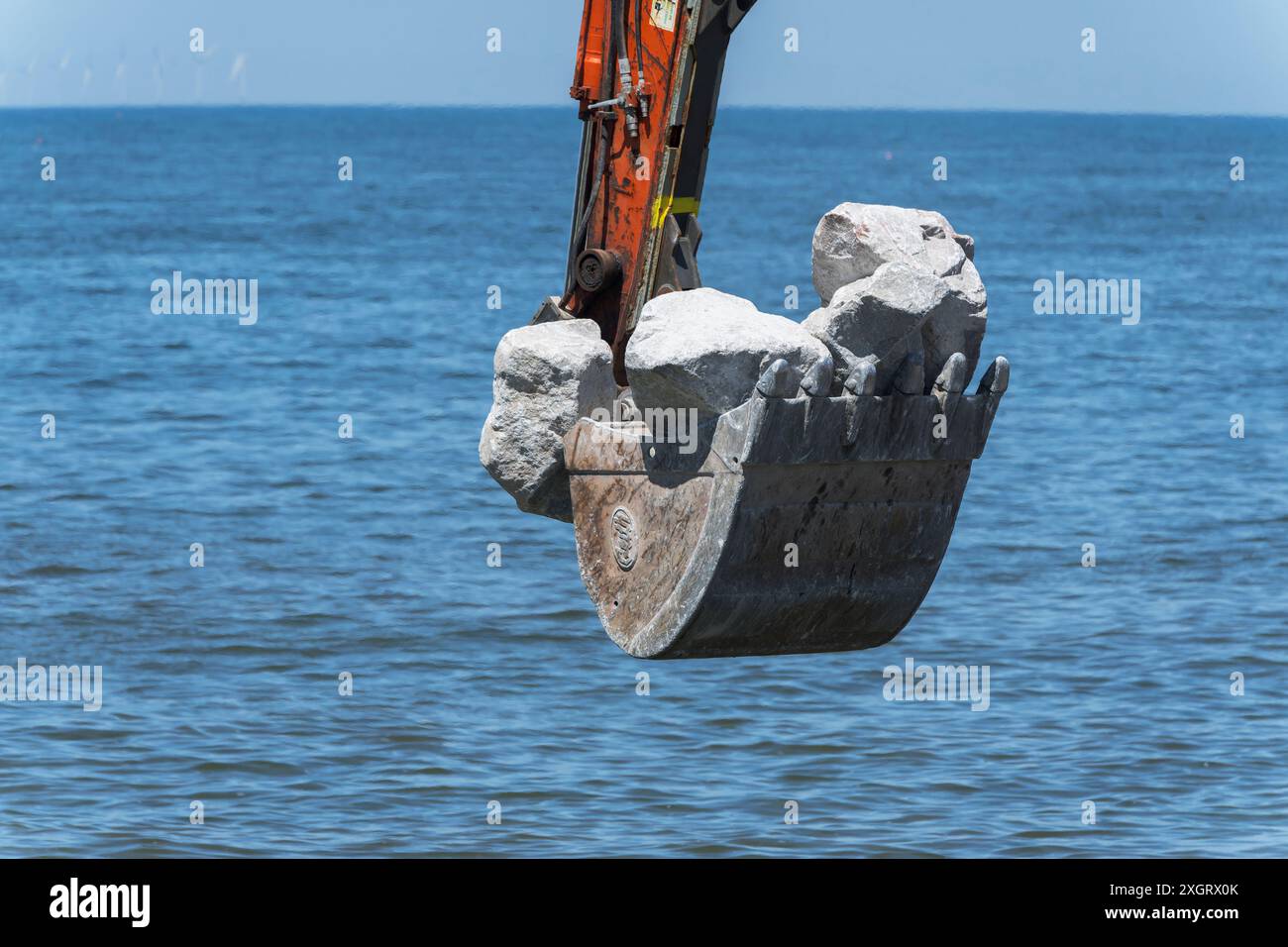 Rock dumping vessels hi-res stock photography and images - Alamy