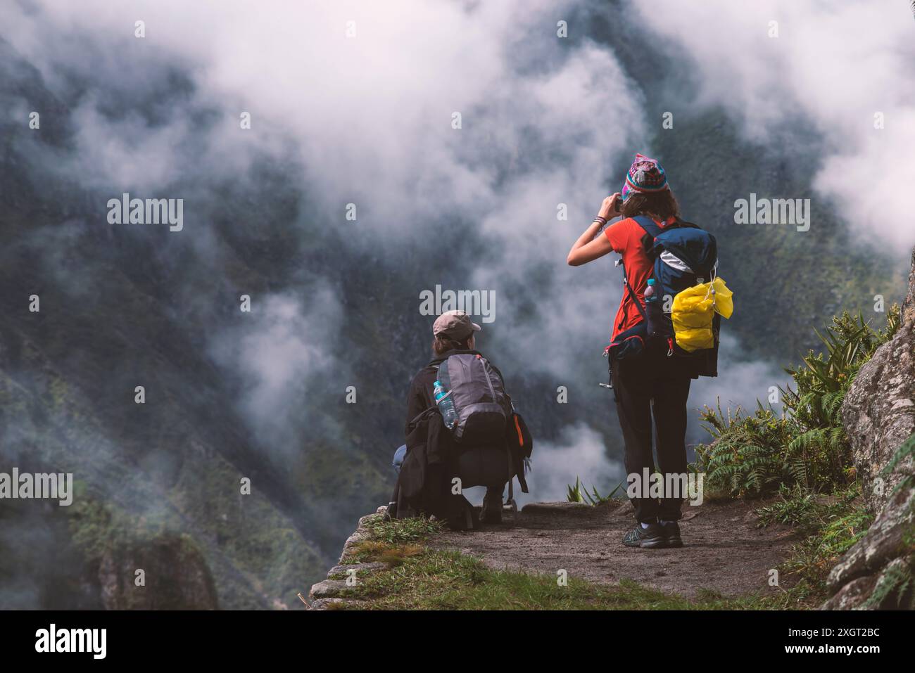 Edge steep hi-res stock photography and images - Alamy