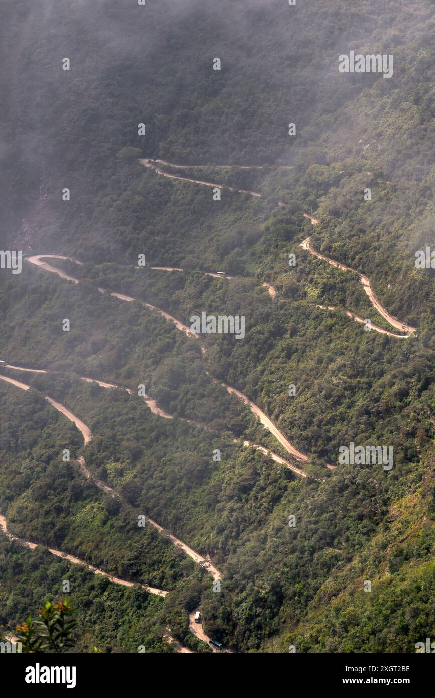 Zigzag clouds hi-res stock photography and images - Alamy
