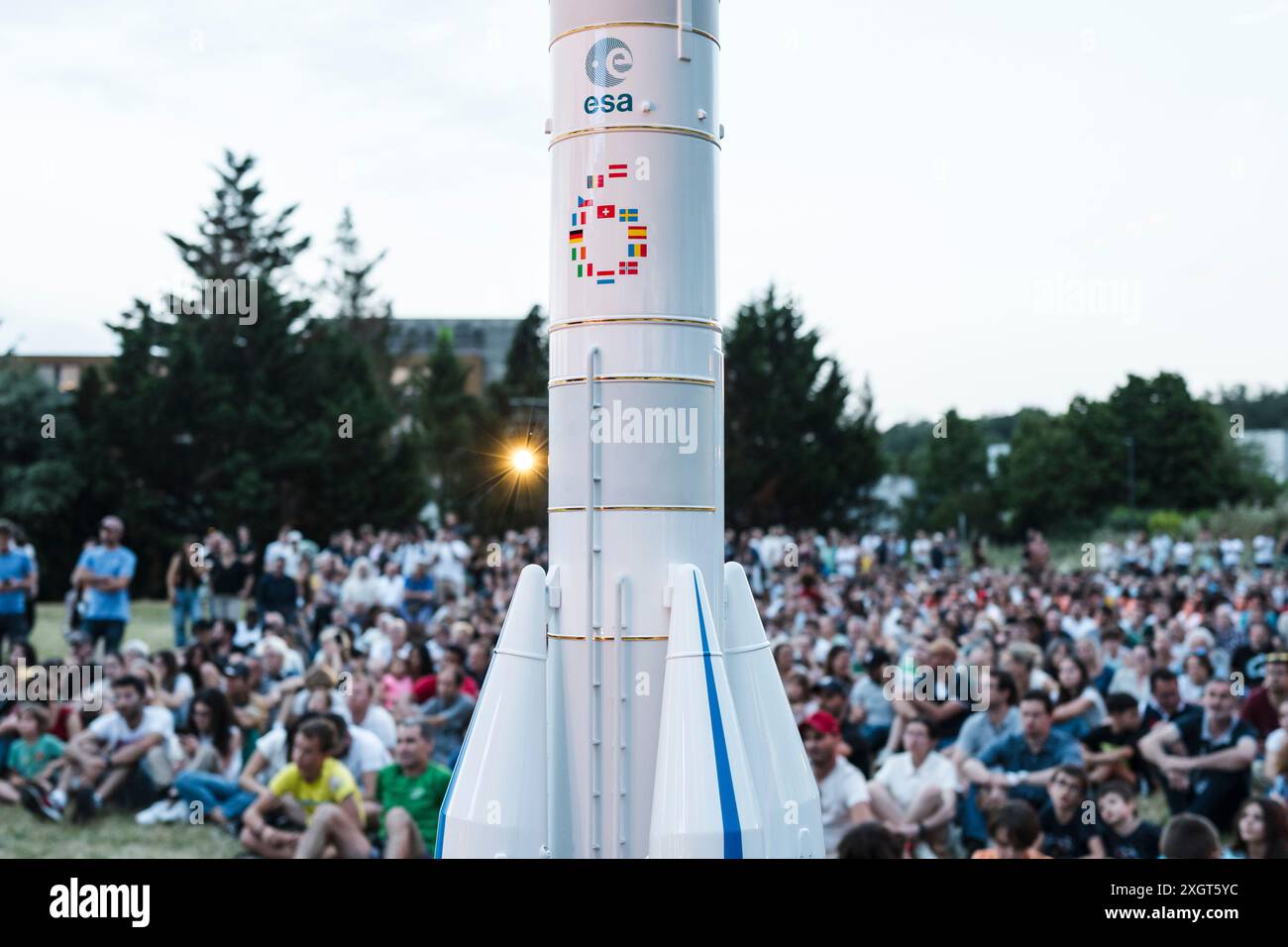 The first launch of the Ariane 6 rocket live from the Centre Spatial ...
