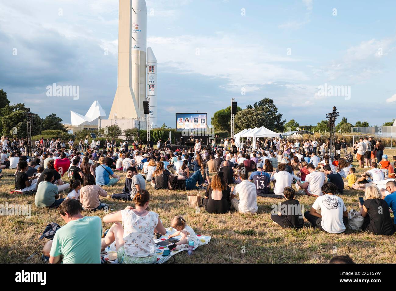The family audience settles in before take-off. The first launch of the ...
