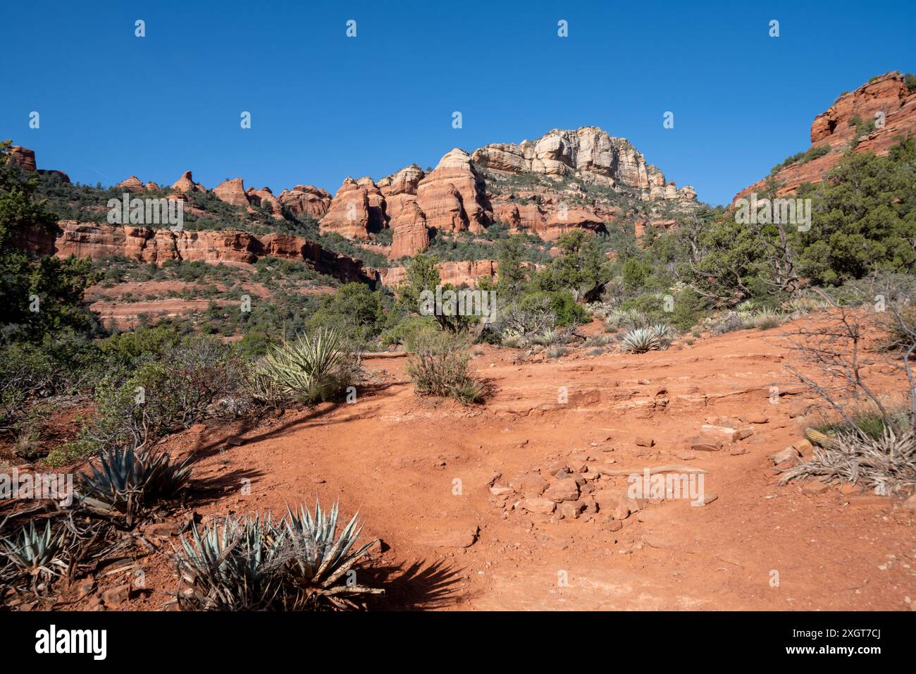 Beautiful plateau and scenery from the Brins Mesa trail in Sedona ...
