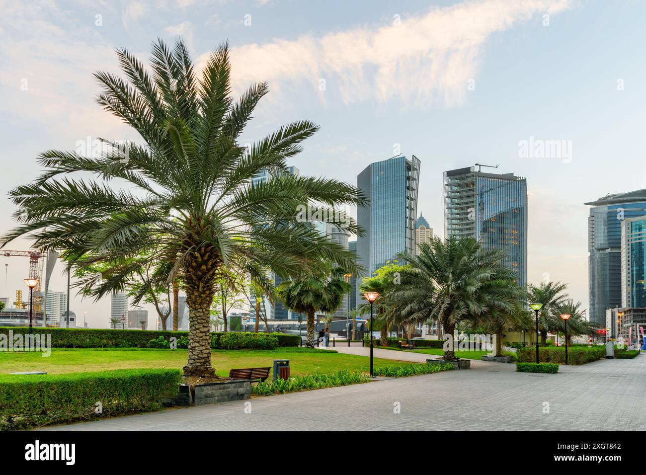 Dubai city park view skyscrapers hi-res stock photography and images ...