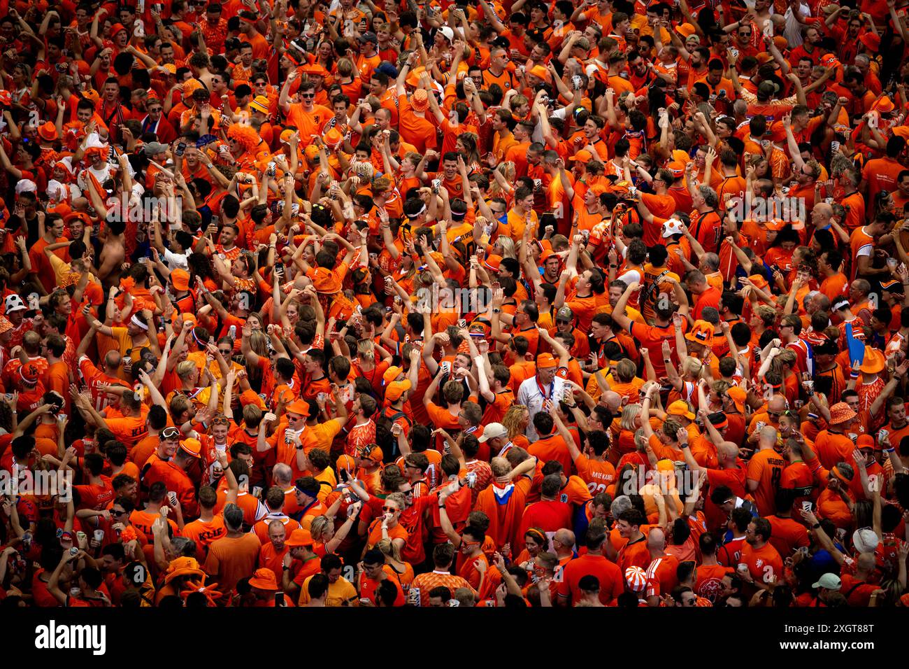 DORTMUND - Dutch supporters on the day of the semi-final at the ...
