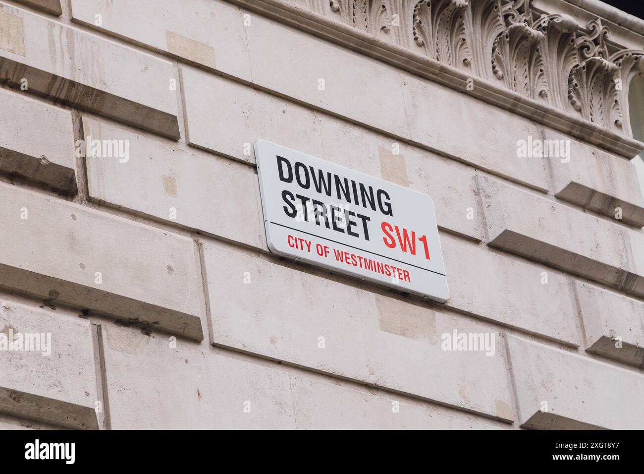 Number 10 downing street hi-res stock photography and images - Alamy