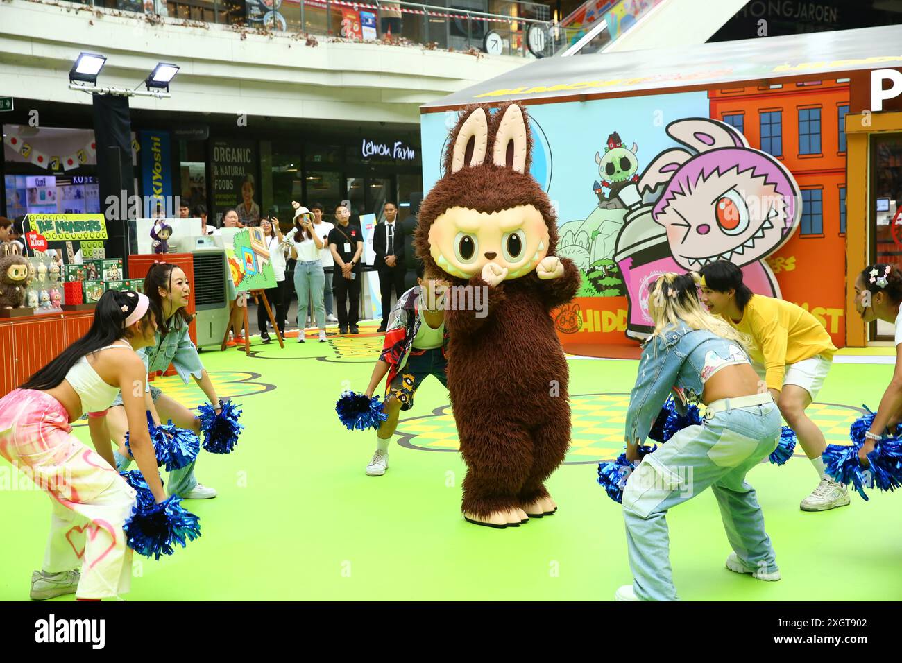 (240710) -- BANGKOK, July 10, 2024 (Xinhua) -- The Labubu mascot, a ...
