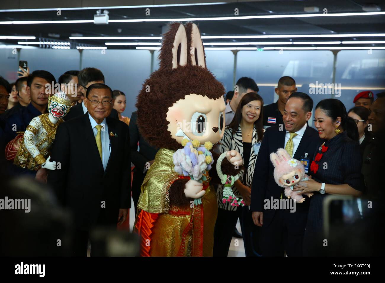 (240710) -- BANGKOK, July 10, 2024 (Xinhua) -- The Labubu mascot, a ...