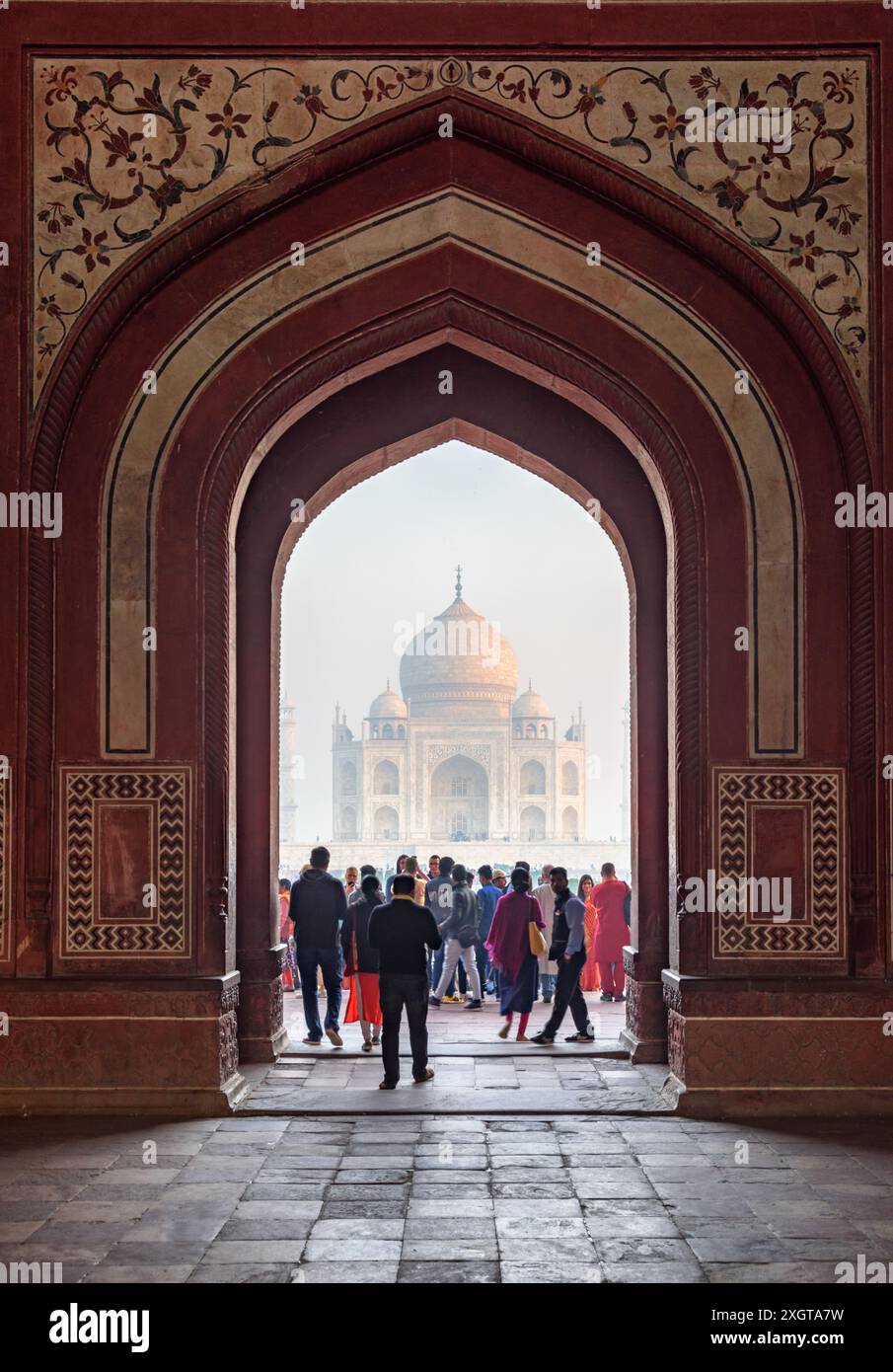 India taj mahal view hi-res stock photography and images - Alamy