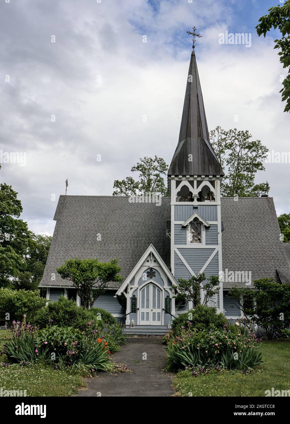 small church in the hudson valley of upstate new york (historic ...