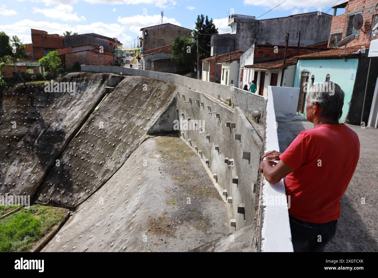 catu, bahia, brazil - june 20, 2024: view of a concrete wall to protect ...