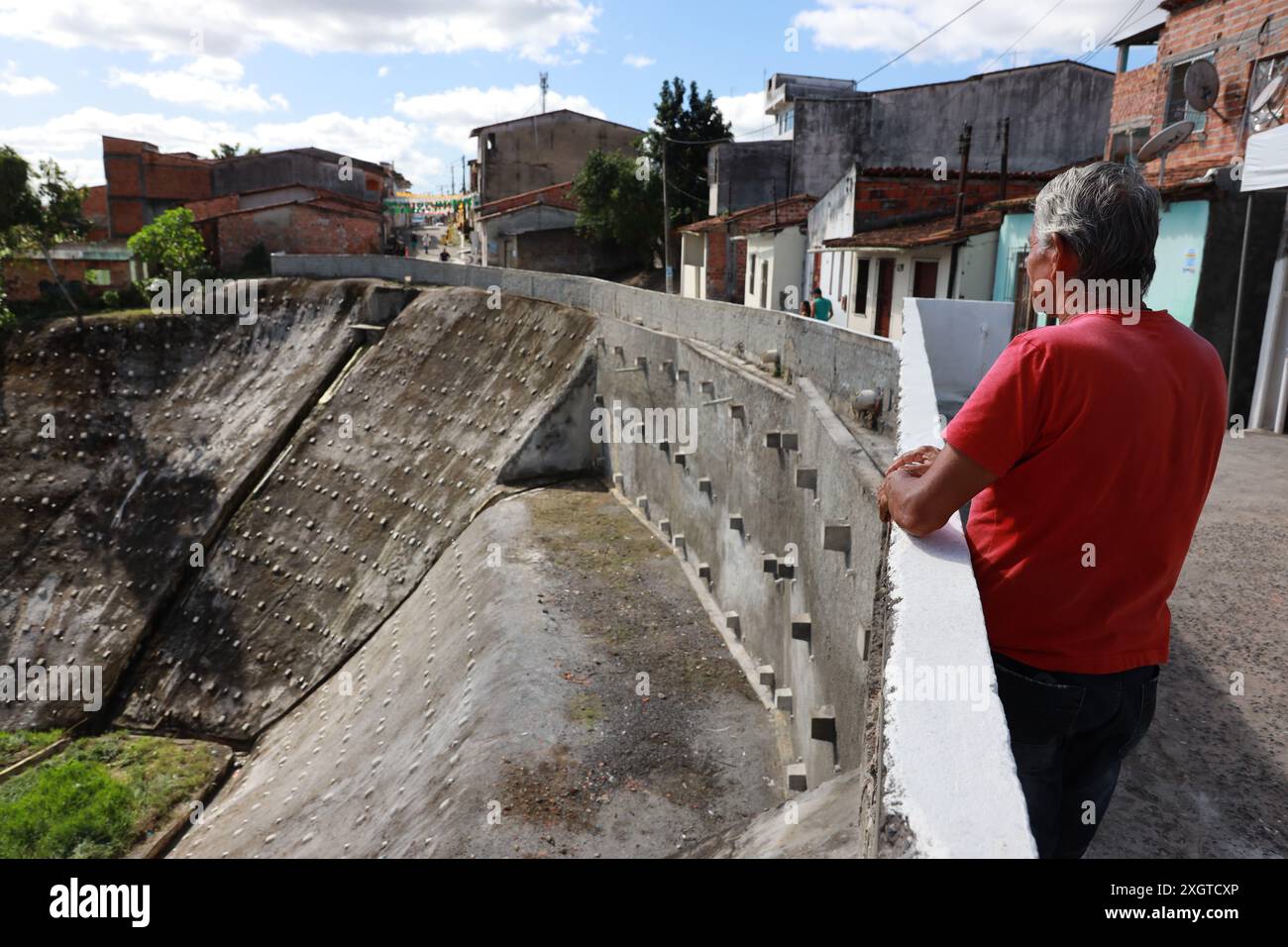 catu, bahia, brazil - june 20, 2024: view of a concrete wall to protect ...
