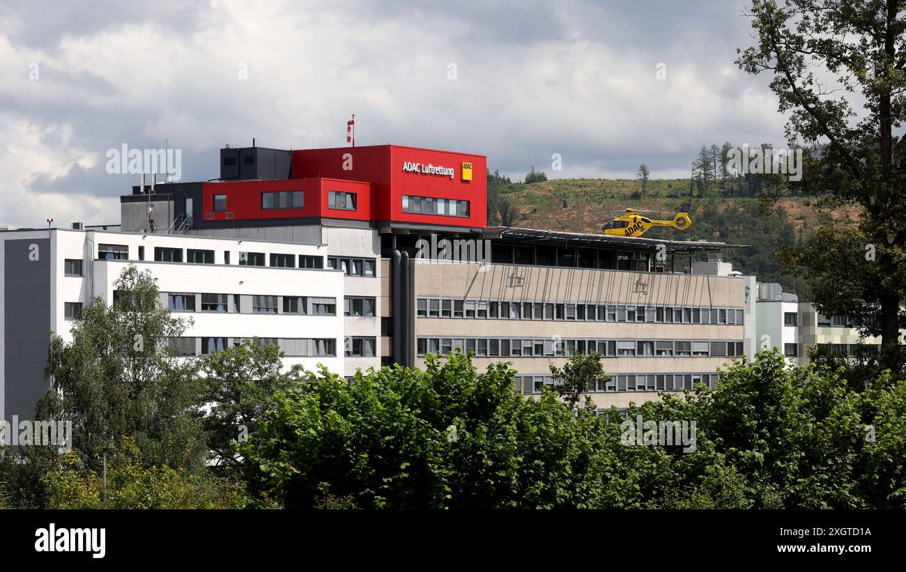 Die ADAC Luftrettung auf dem Dach vom Diakonie Klinikum Jung-Stilling ...