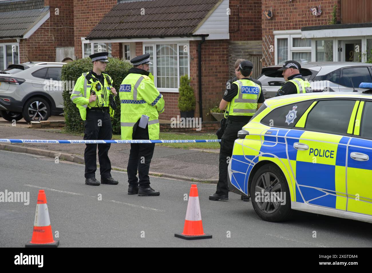 Police at the Crossbow Murder scene on Ashlyn Close, Bushey ...