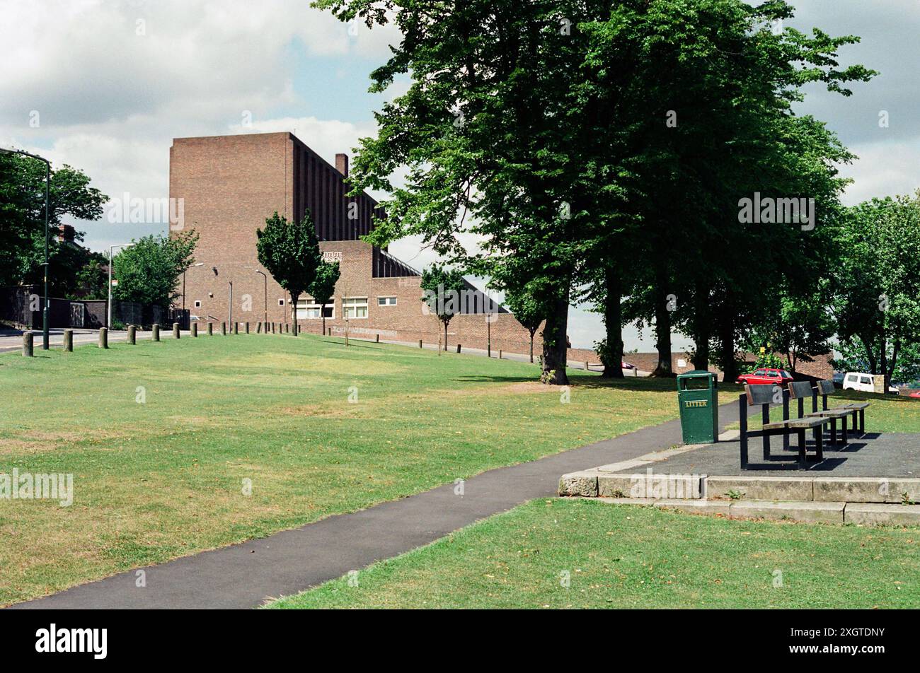 Fort Pitt Hill, Rochester-upon-Medway, Kent, UK, with the former Kent ...