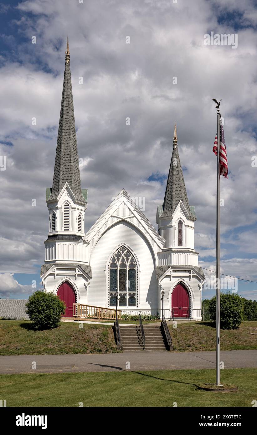 small church in the hudson valley of upstate new york (historic ...