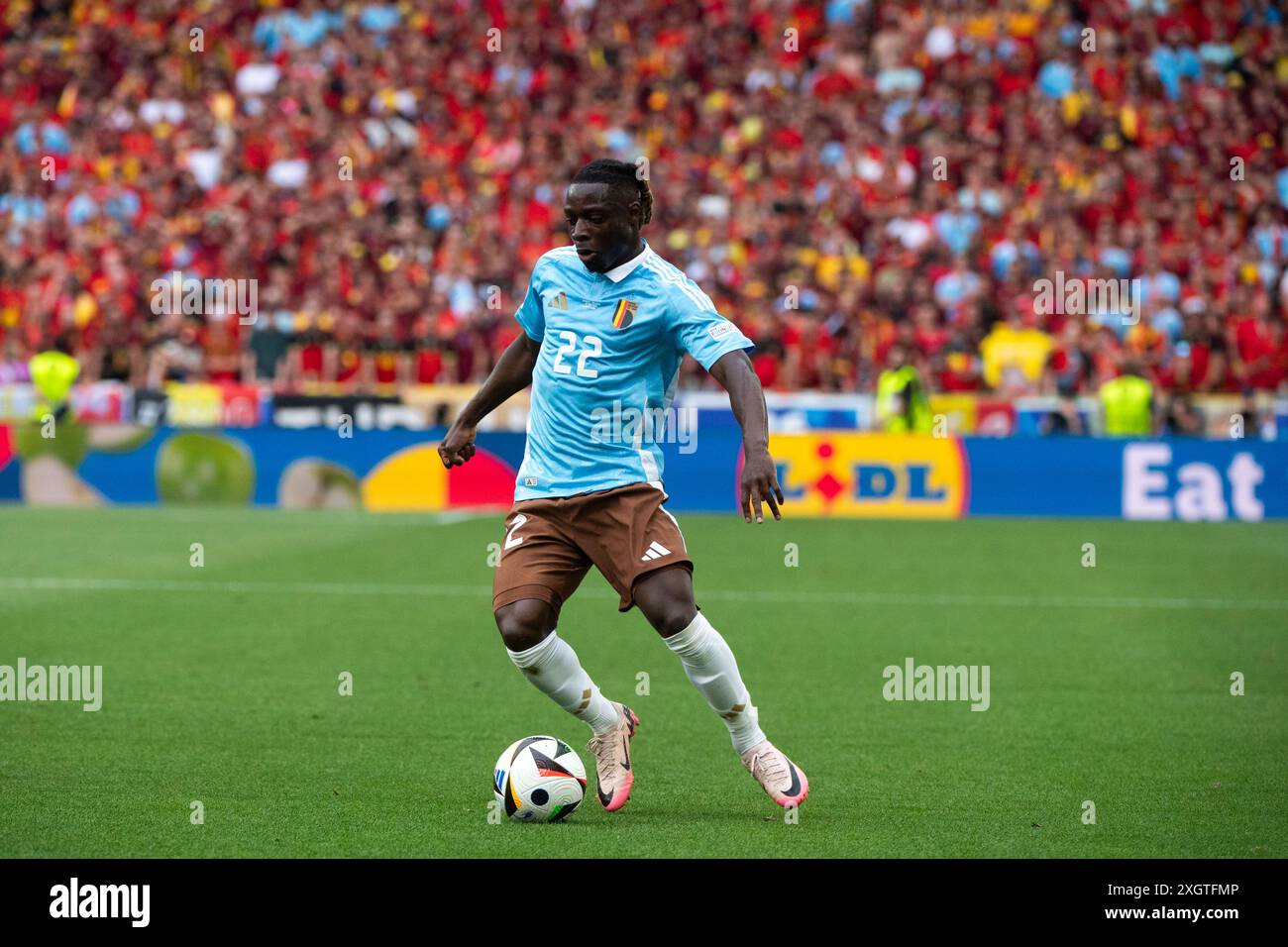 Jeremy Doku (Belgien, #22) am Ball, GER, Ukraine (UKR) vs Belgium (BEL ...