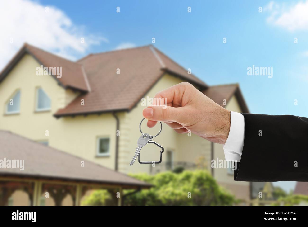Beautiful commercial man outside hi-res stock photography and images ...