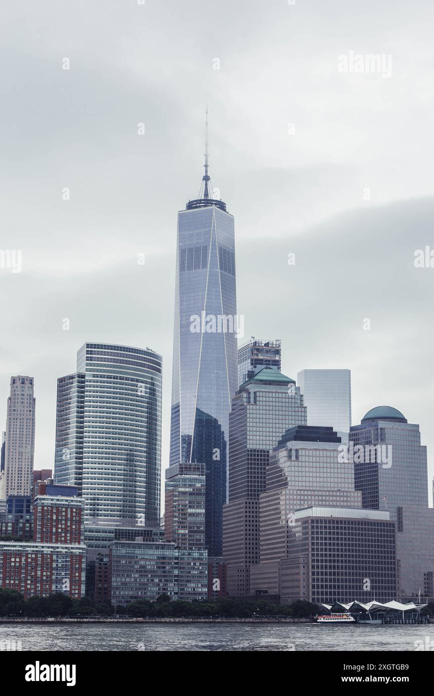 View Of The One World Trade Center and Manhattan Skyline From the ...