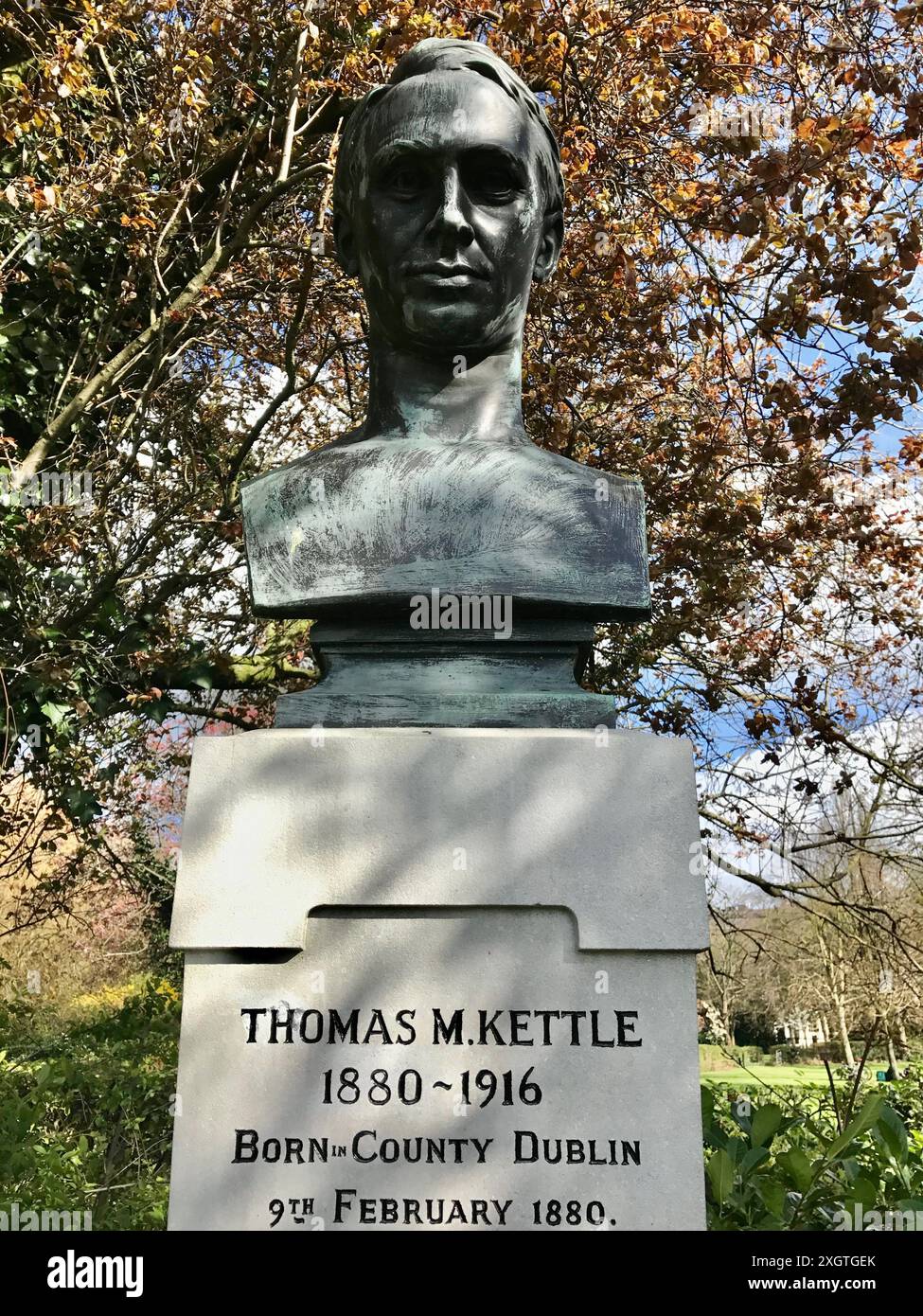 Statue of THOMAS M.KETTLE 18801916, in Merrion Square Park Stock Photo ...
