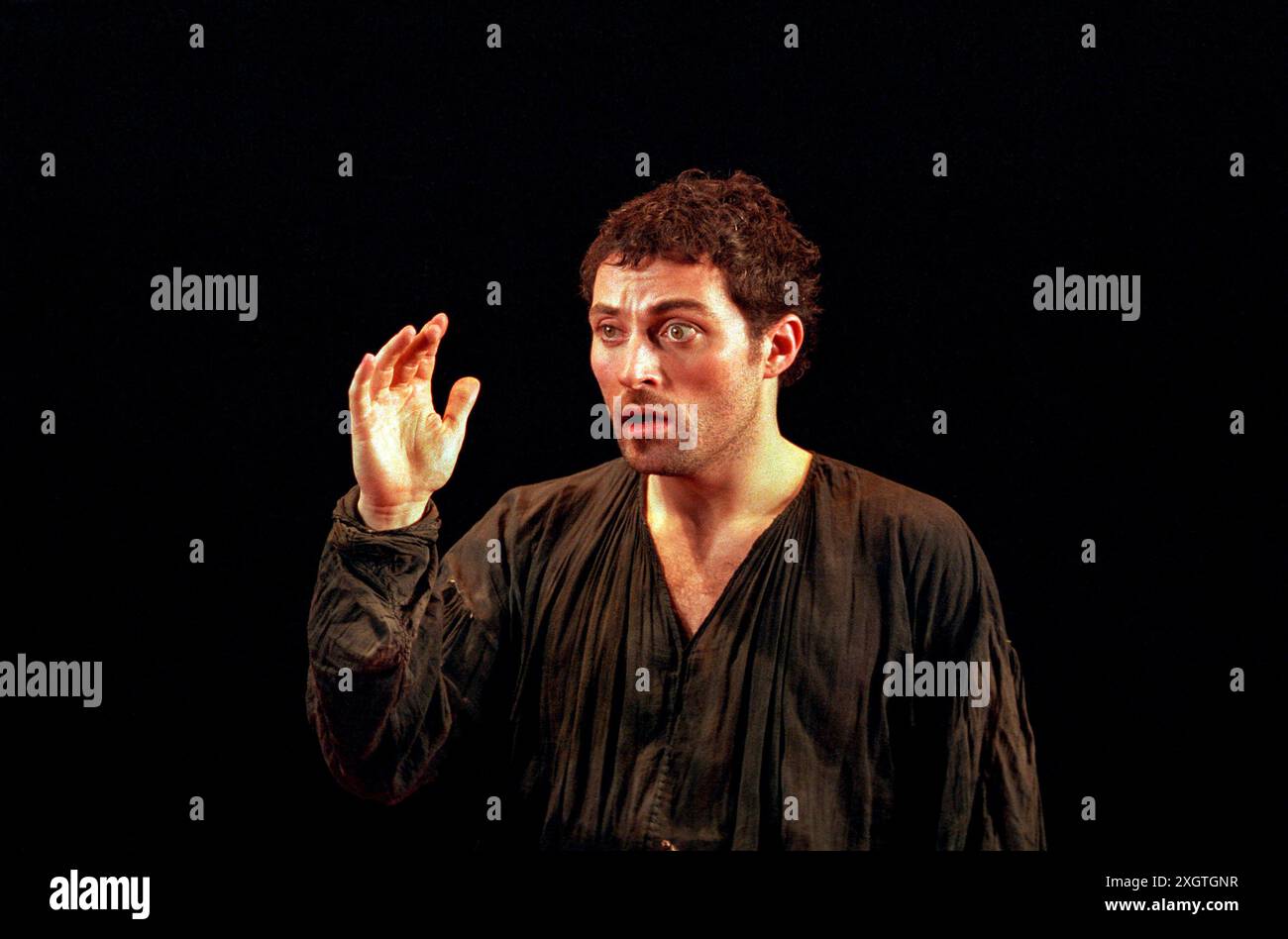 Rufus Sewell (Macbeth) in MACBETH by Shakespeare at the Queen's Theatre ...