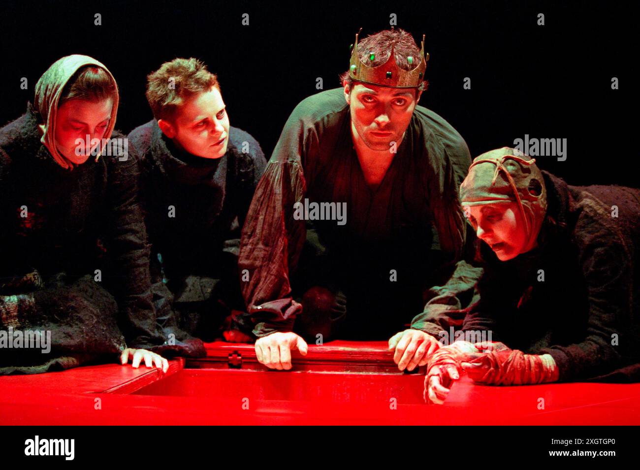 Rufus Sewell (Macbeth) with the Witches in MACBETH by Shakespeare at ...