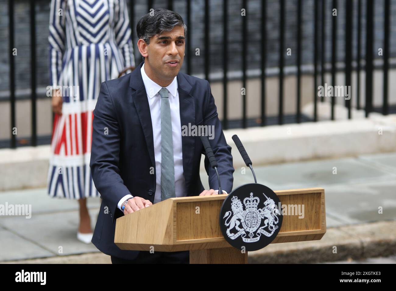 Rishi Sunak of the Conservative Party gives a speech in Downing Street ...