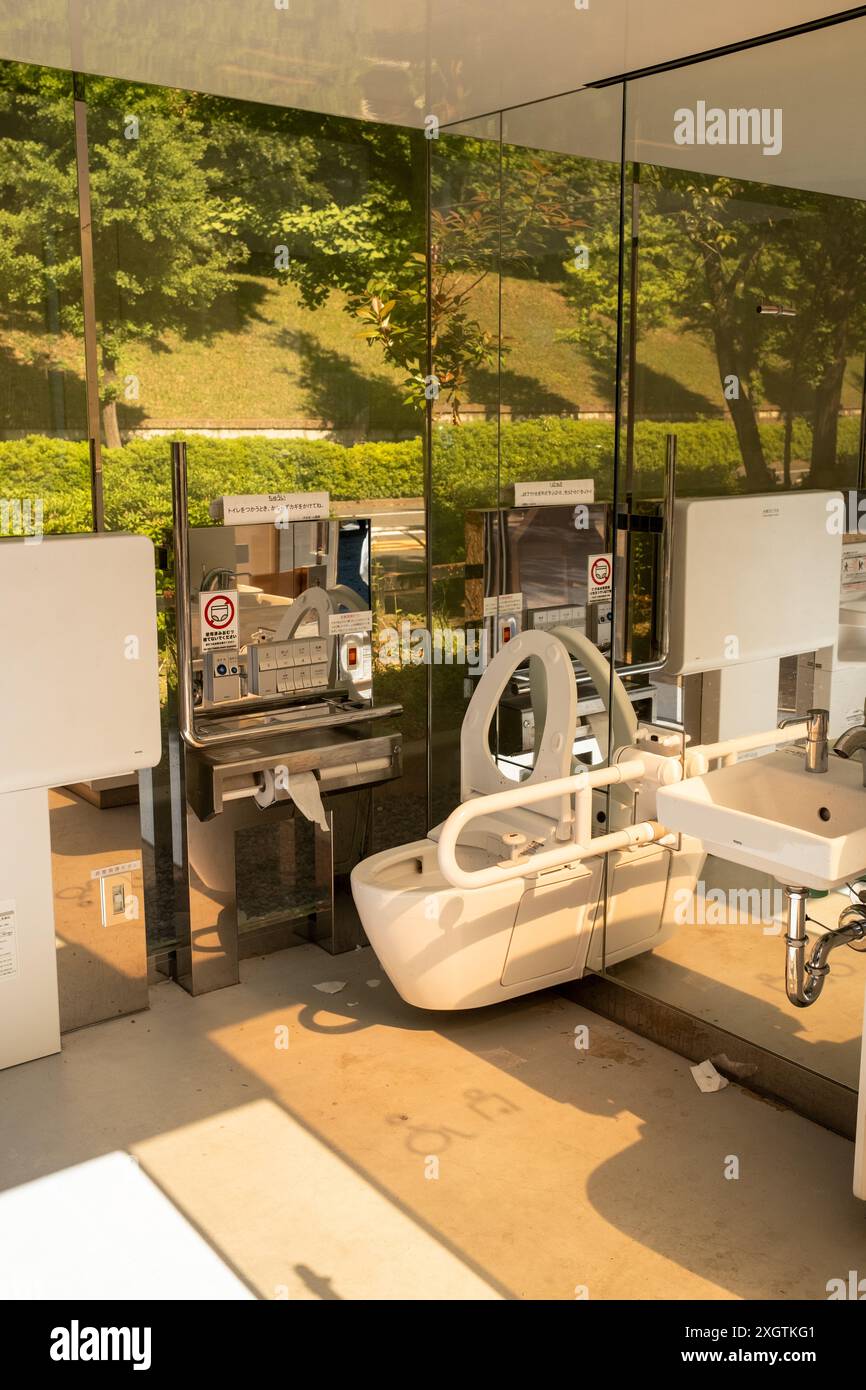 Public Toilet with Translucent Glass Walls by Shigeru Banin Yoyogi ...