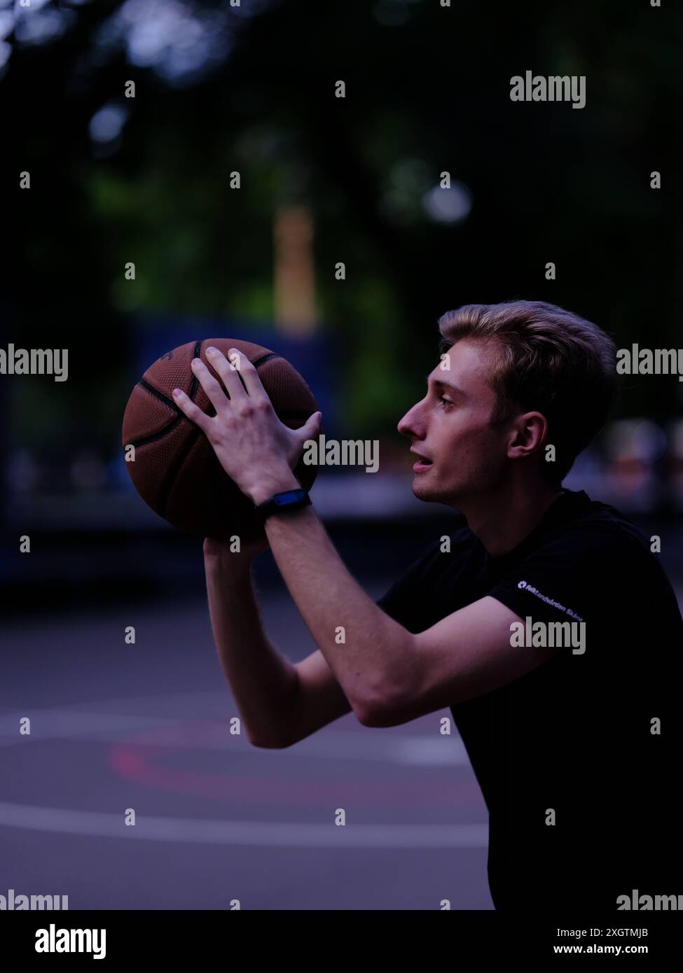 Beautiful boy playing basketball hi-res stock photography and images ...