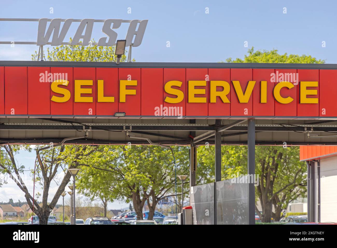 3d Sign Self Service Car Wash Facility Stock Photo - Alamy