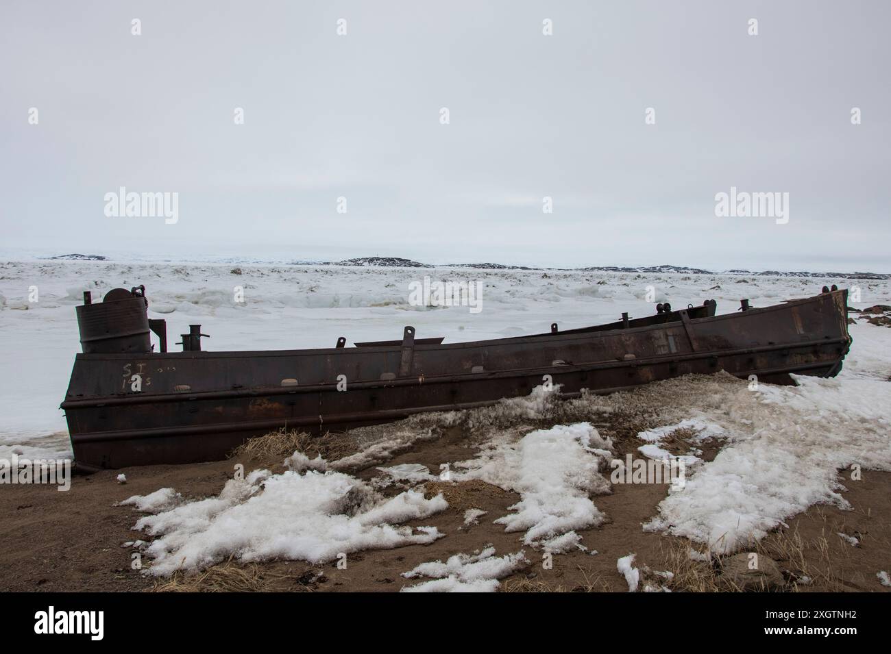 Iqaluit canada boats hi-res stock photography and images - Alamy