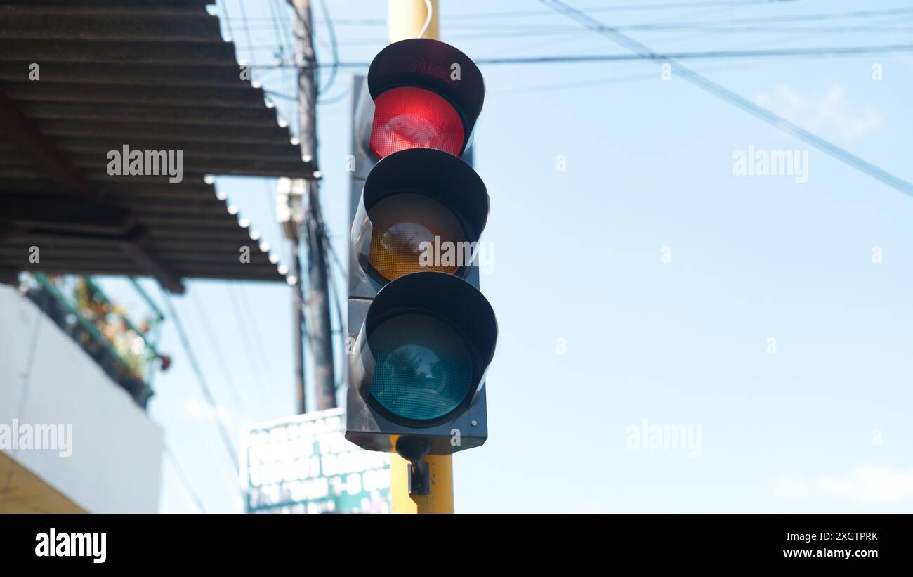 Stop light overhead signal hi-res stock photography and images - Alamy