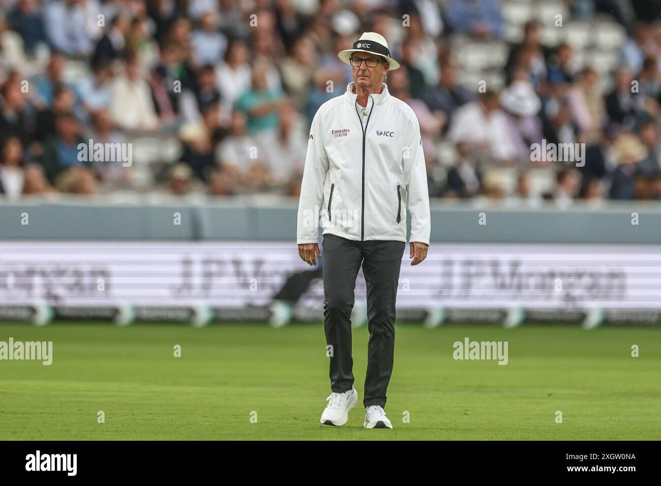 on-field umpire Rod Tucker during the 1st Rothesay Test Match day 1 ...