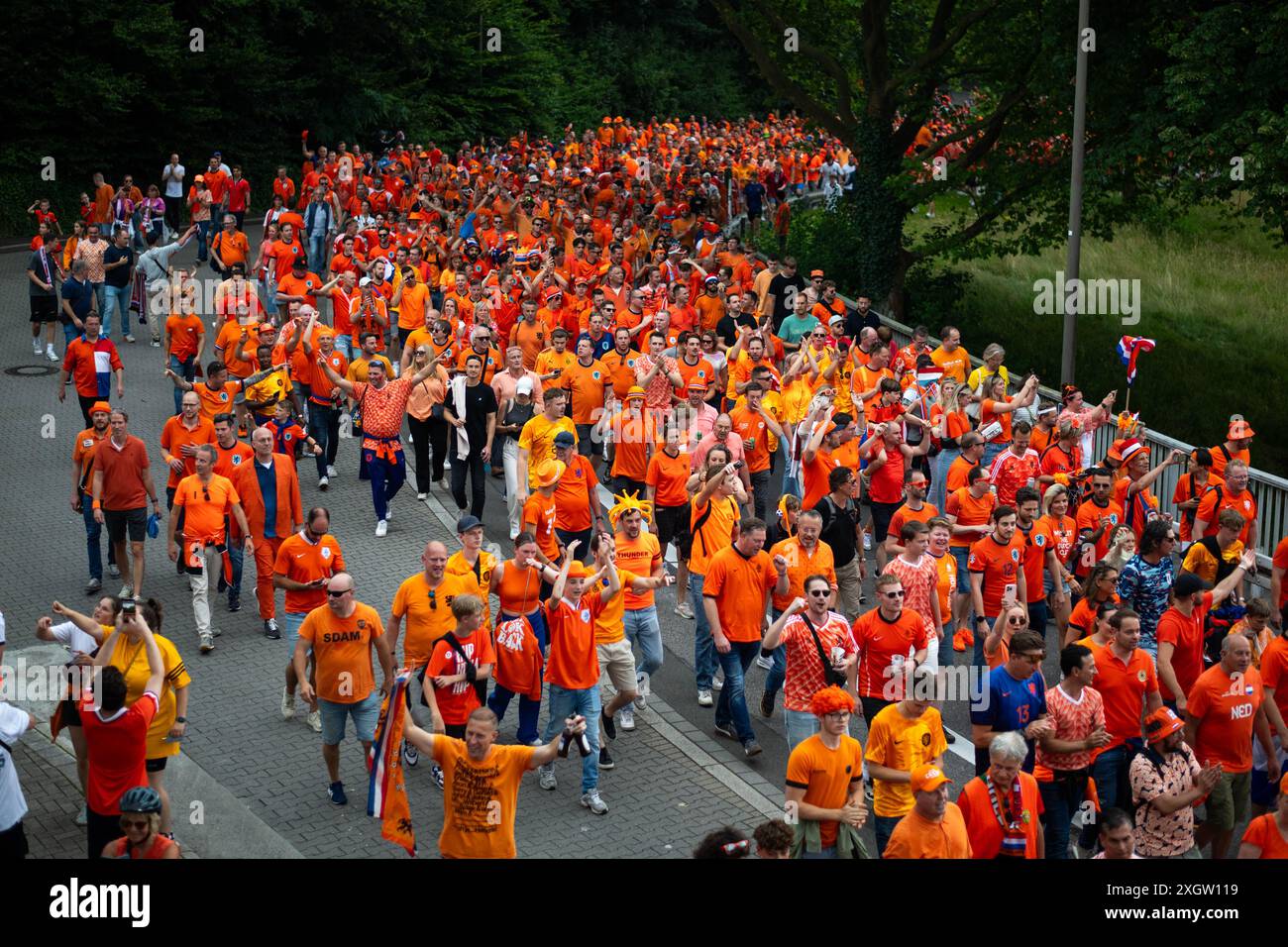 Fanwalk niederlaendische Oranje Fans, GER, Netherlands (NED) vs England ...