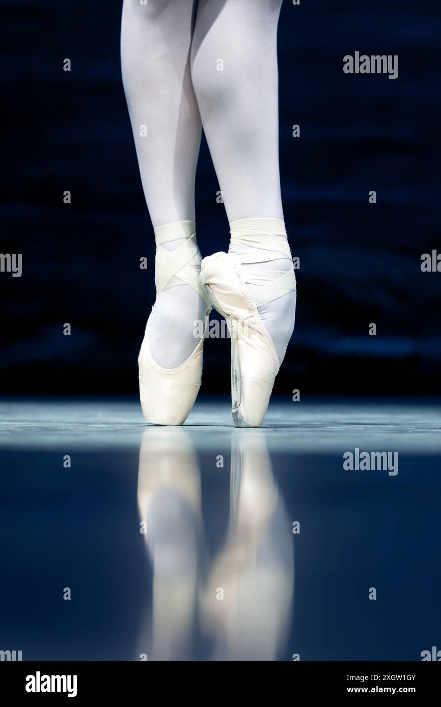 Girl learning classical ballet hi-res stock photography and images - Alamy