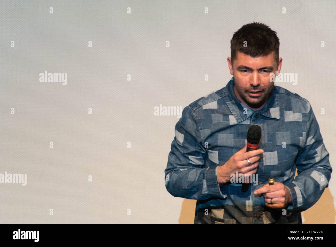 Kneecap movie hi-res stock photography and images - Alamy