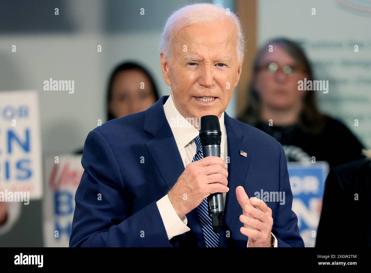 Intraparty hi-res stock photography and images - Alamy
