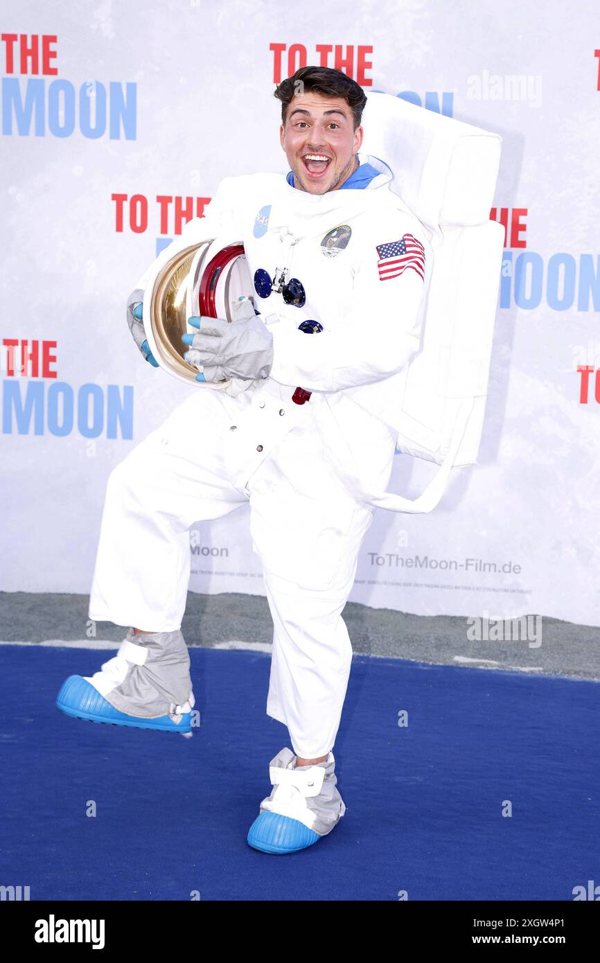 Johny Muenster bei der To The Moon Film Premiere am 10.07.2024 in ...