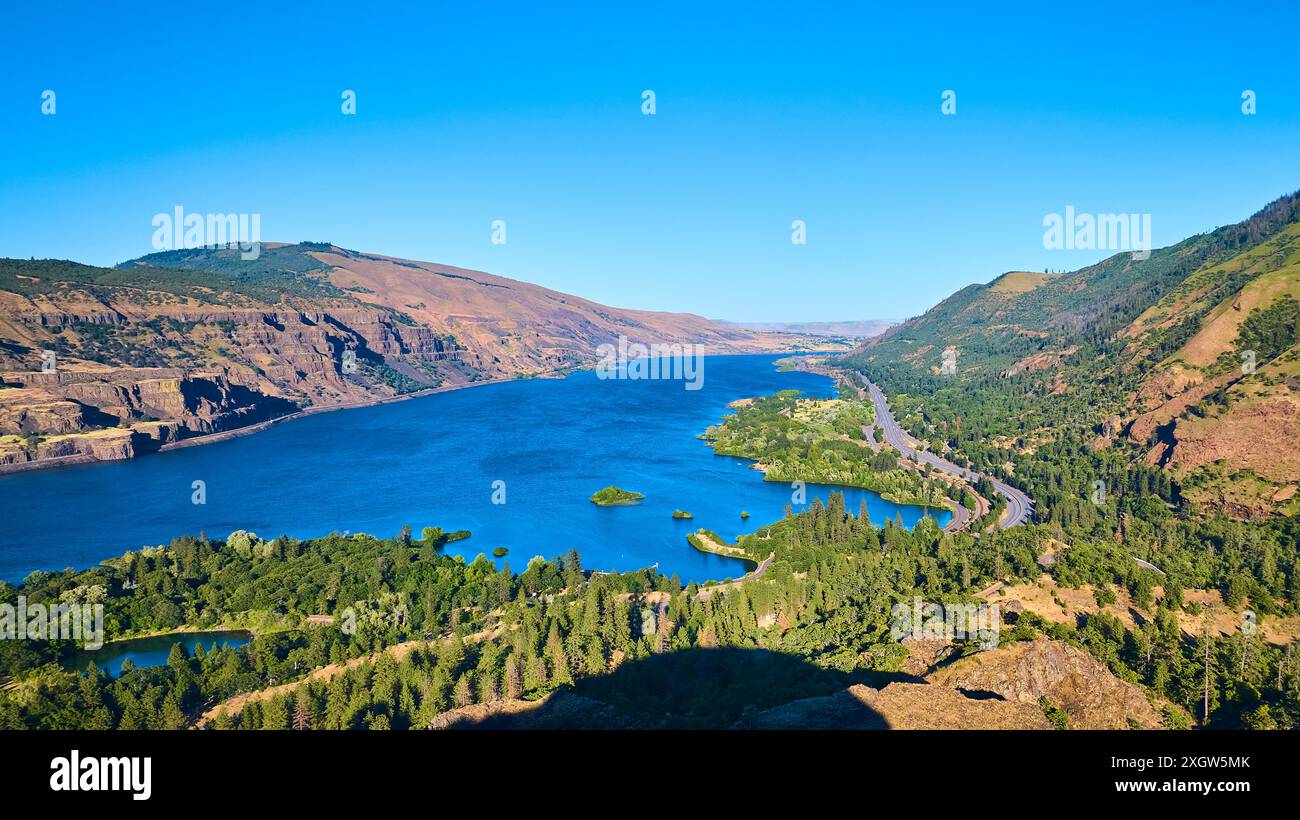 Expansive grassy areas hi-res stock photography and images - Alamy