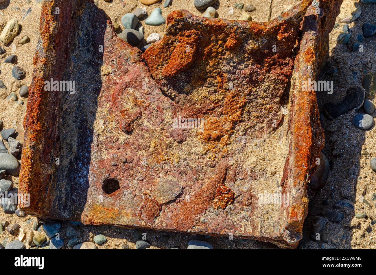 Metal girder hi-res stock photography and images - Alamy