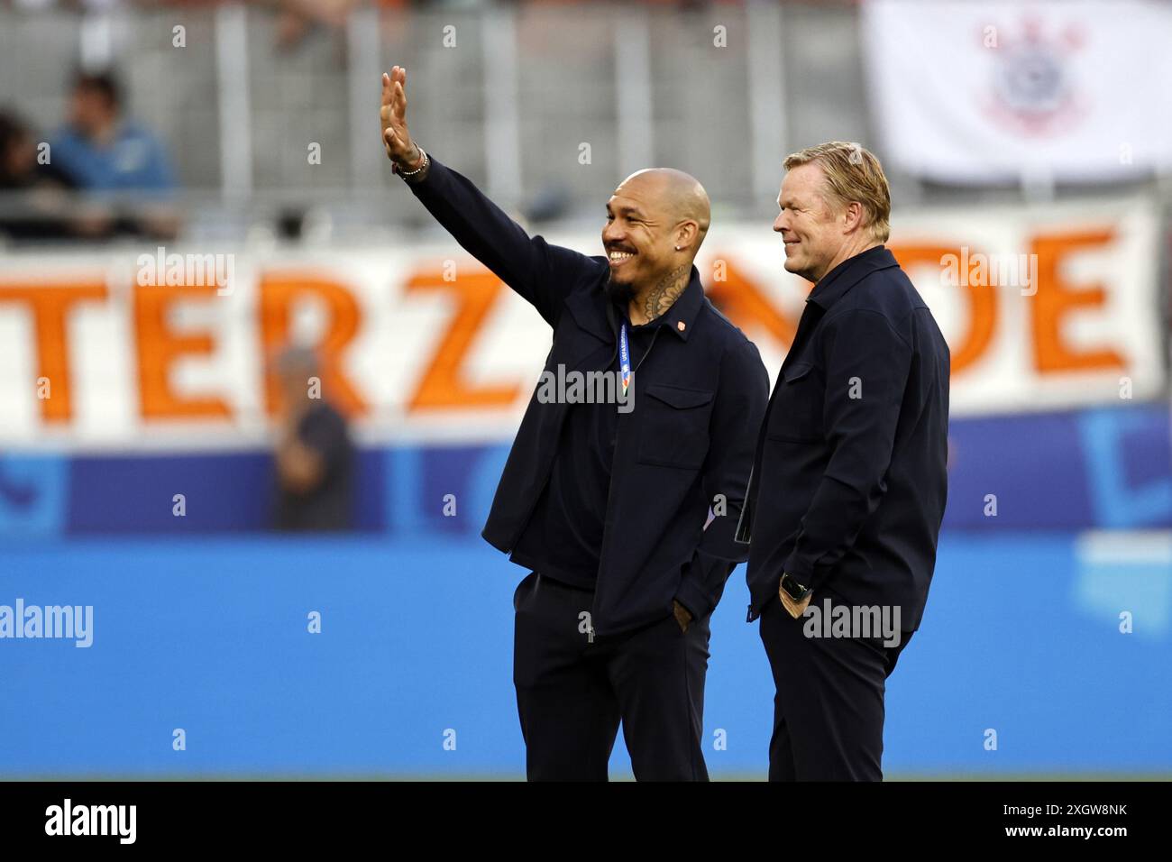 Dortmund - (l-r) KNVB director of top football Nigel de Jong and ...